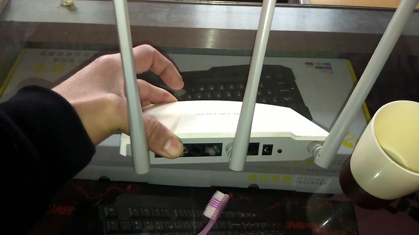 家里无线路由器变的卡顿怎么办?阿东分享妙招瞬间提升信号和网速