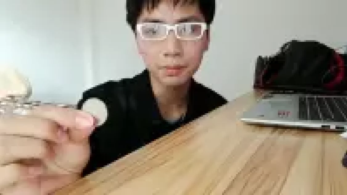 魔术教学: 消失的硬币, 简单教学魔术表演技巧!