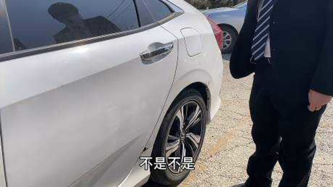妹子听从网友建议来4s店做钣金喷漆,却被告知要换板子,得四千块