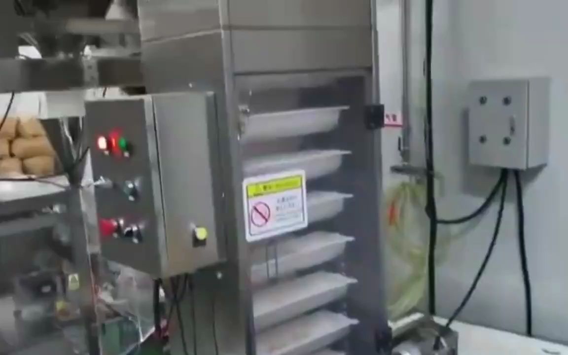 大袋膨化食品包装机 组合秤颗粒包装机 袋装薯片妙脆角包装机