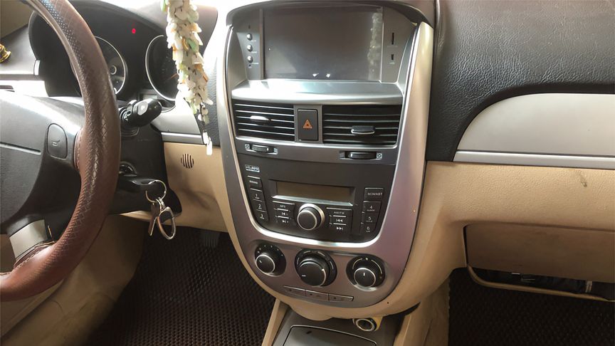 别克凯越仪表台老化、开裂,需拆下仪表台修复