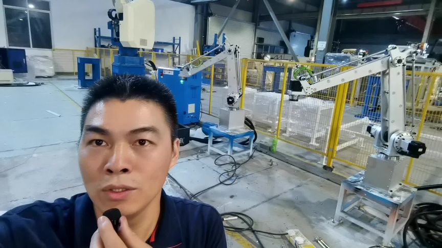 机器人行业弯道超车容易翻,换道超车才有机会替代进口…