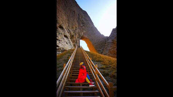 被美国探险杂志确定为世界20个最值得探险的景区之一阿图什天门山