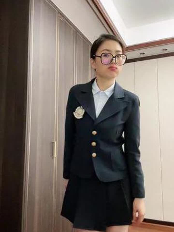 校服
