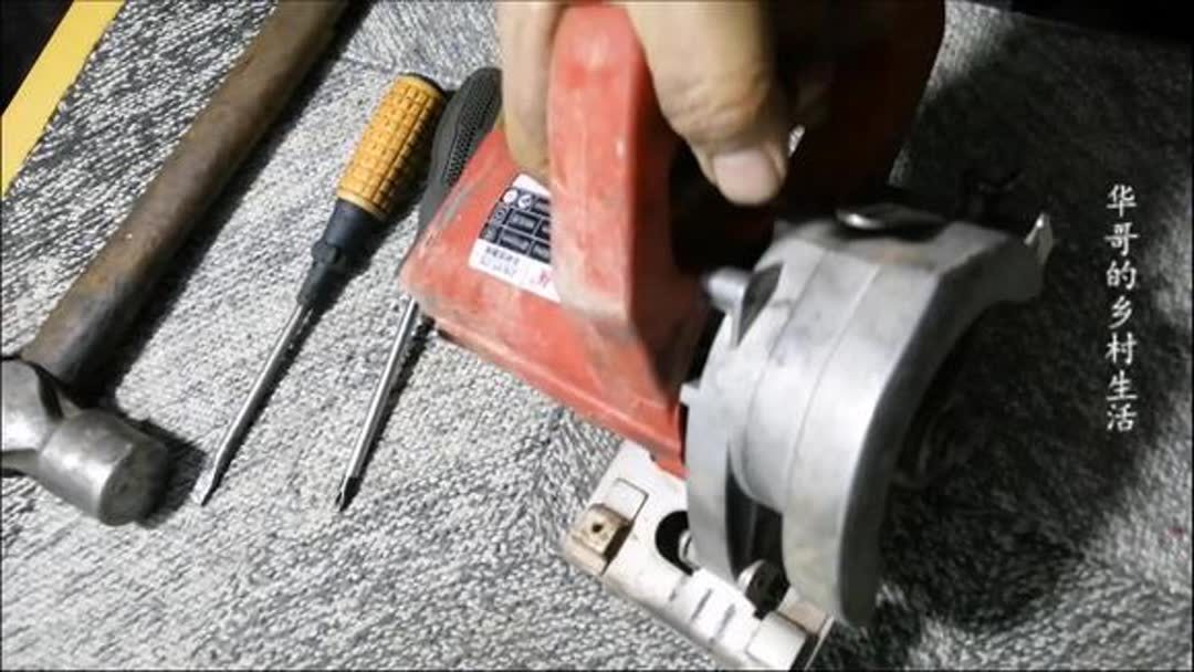 石材切割机运转时里面火花大能修好吗?其实很简单就能修好!