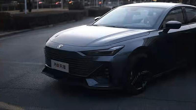 实测7.32秒破百,长安UNI-V 10.89万起售,值得买吗?