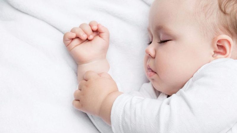 专家揭秘,婴儿宝宝什么时候可以使用枕头,该如何使用,弄错了对宝宝有...