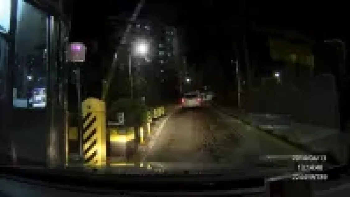 凌度HS900后视镜高清行车记录仪夜晚实拍视频