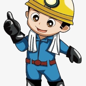 钢盔当安全帽的普工 