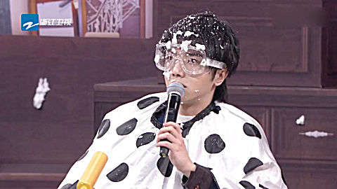 王牌对王牌:华晨宇cos自己童年照片,沈腾玩游戏放狠话