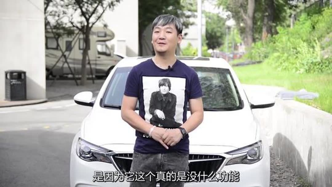 英朗的内饰设计非常讨巧,但“三缸+双离合”就是噩梦!