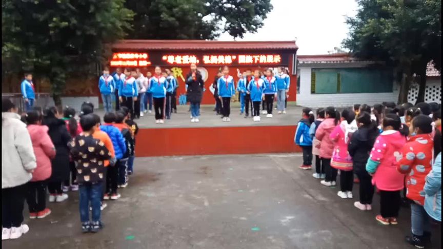 弘扬优良传统,尊老爱幼