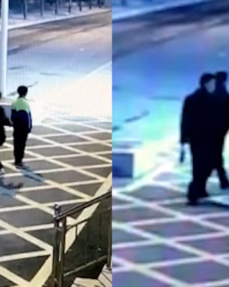...原来是孩子母亲辅导作业太生气,把孩子扔到公安局门口罚站。[话筒]...