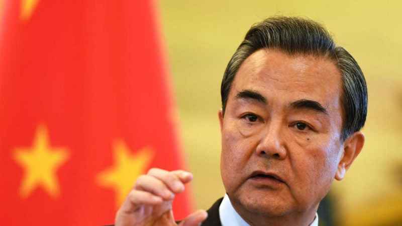 俄罗斯疫情恶化,普京紧急表态后,王毅致电俄外长,作出重要承诺