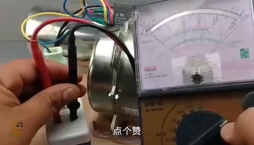 高级工程师测试自由能源的电压真的可以用直流换交流220伏的电压