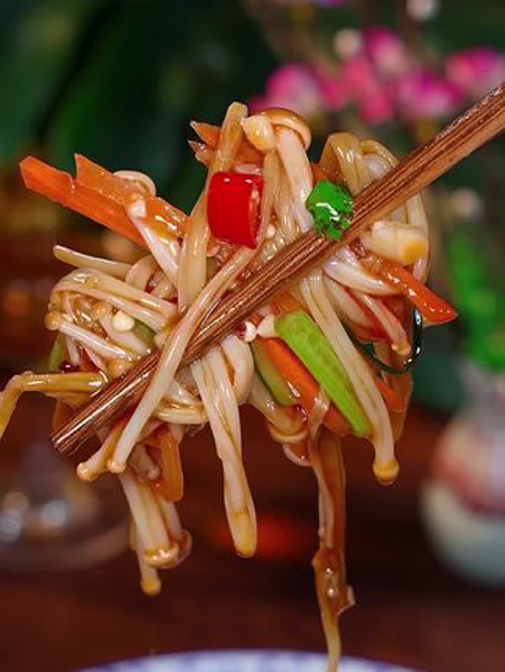 吃饭没胃口试试这道凉拌金针菇,清爽不油腻好吃又下饭凉拌金针菇