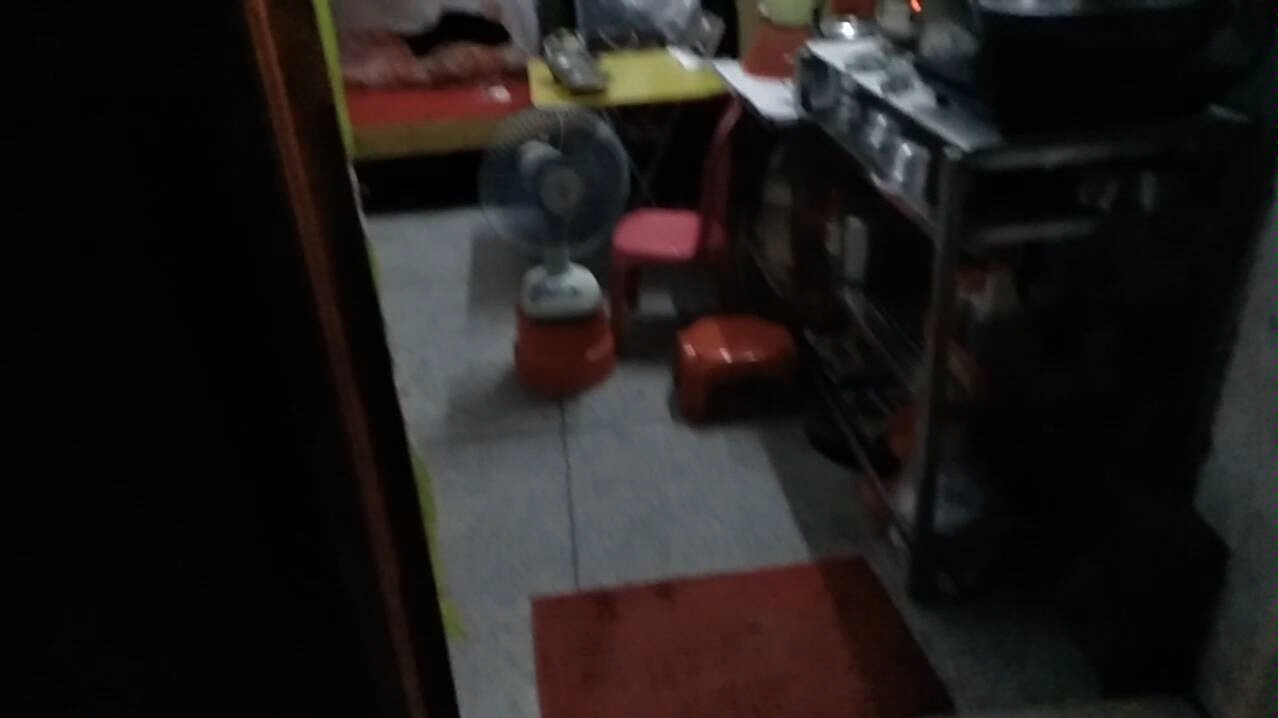 风扇当排气扇,奇葩啦,快来看。