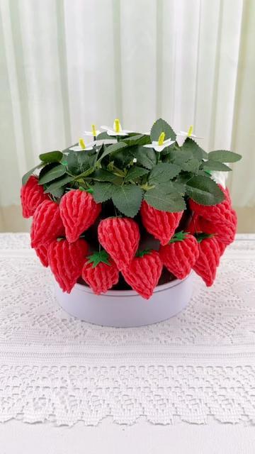 水果网不要在扔垃圾桶了,一起做草莓吧手工教程水果网草莓制作废物...