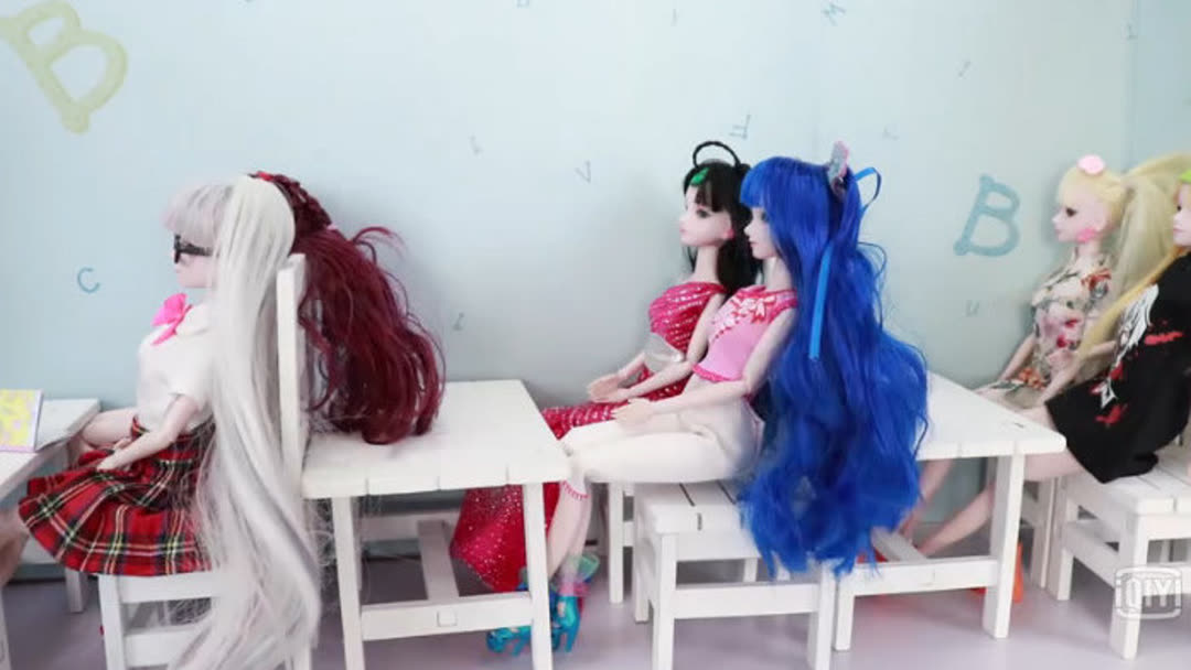 绒绒兔玩具:叶罗丽故事 班级里新来的麻辣老师特别厉害