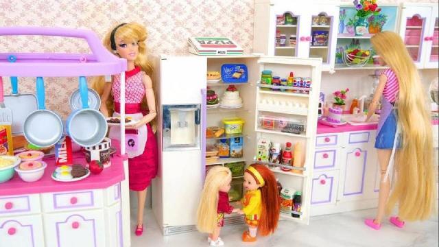 芭比小厨房:厨房里面有好多新厨具?有什么用处呢!趣味玩具故事