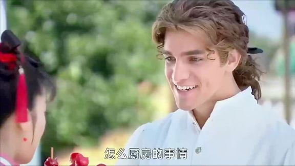 新还珠格格:斑鸠送给小燕子冰糖葫芦,她却想着怀孕的大嫂,笑死