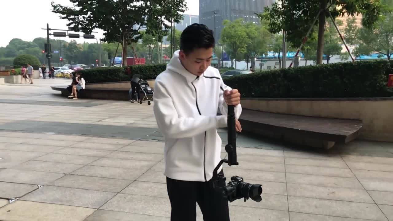 稳定器云鹤2上手体验报告来袭!你是要小哥哥还是要稳定器?
