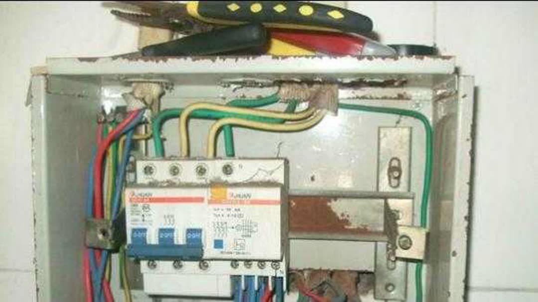 精讲:漏电开关的跳闸原因及处理办法