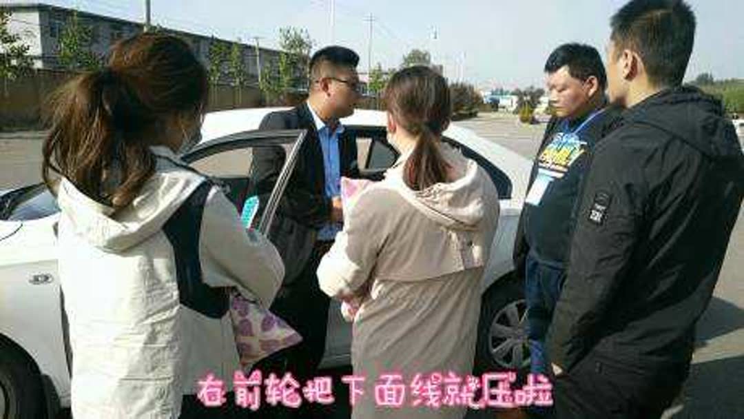 科目二陡坡定位,听王教授如何讲解定位找点,新手跟着我上车吧