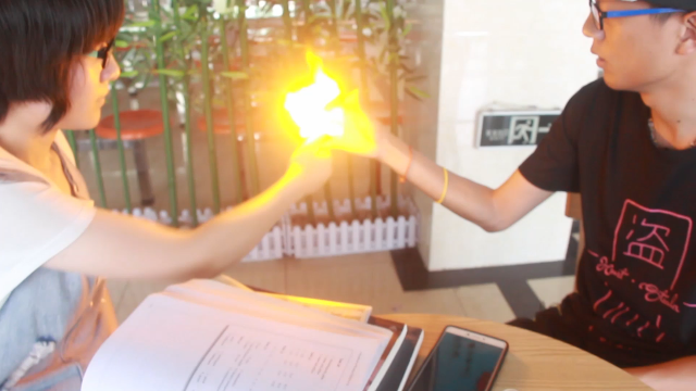 百分百可以骗到妹子微信号的撩妹魔术?男人必学!原来这么简单