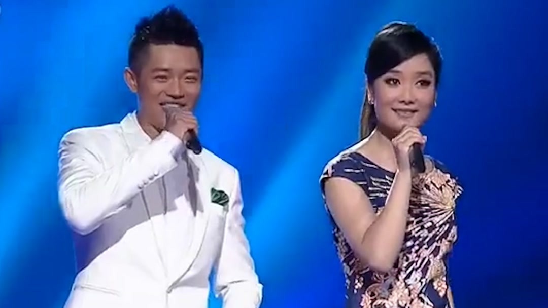 凤凰传奇都没想到,自己的这首歌翻唱出来这么好听,一开口全场醉