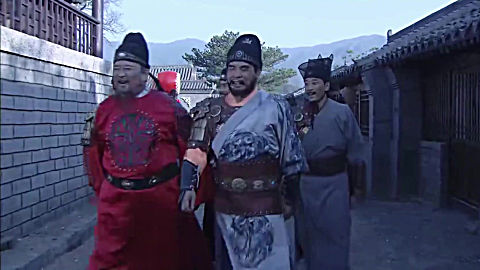 狄仁杰刚到崇州就遇到命案,据大将军说还是畏罪自杀,有点蹊跷