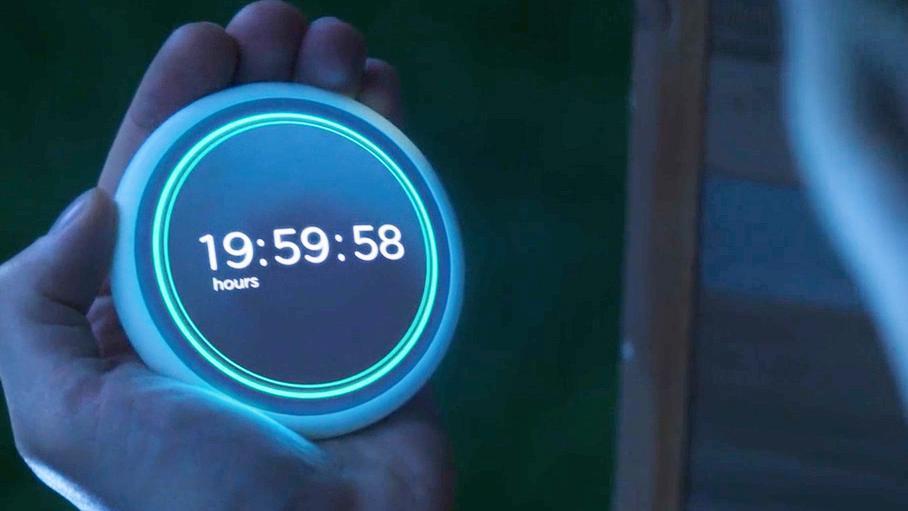 未来世界人类分不清现实与虚幻,在一个虚拟的世界相亲生活