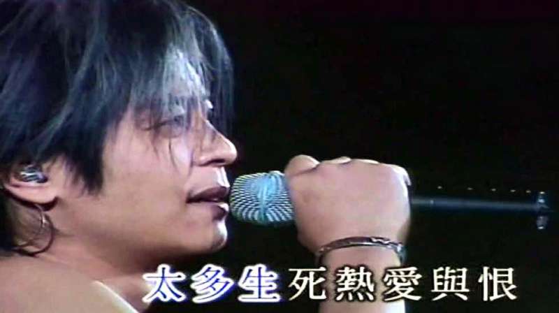 王杰演唱会，献唱《封锁我一生》，动听却让人心痛的歌声