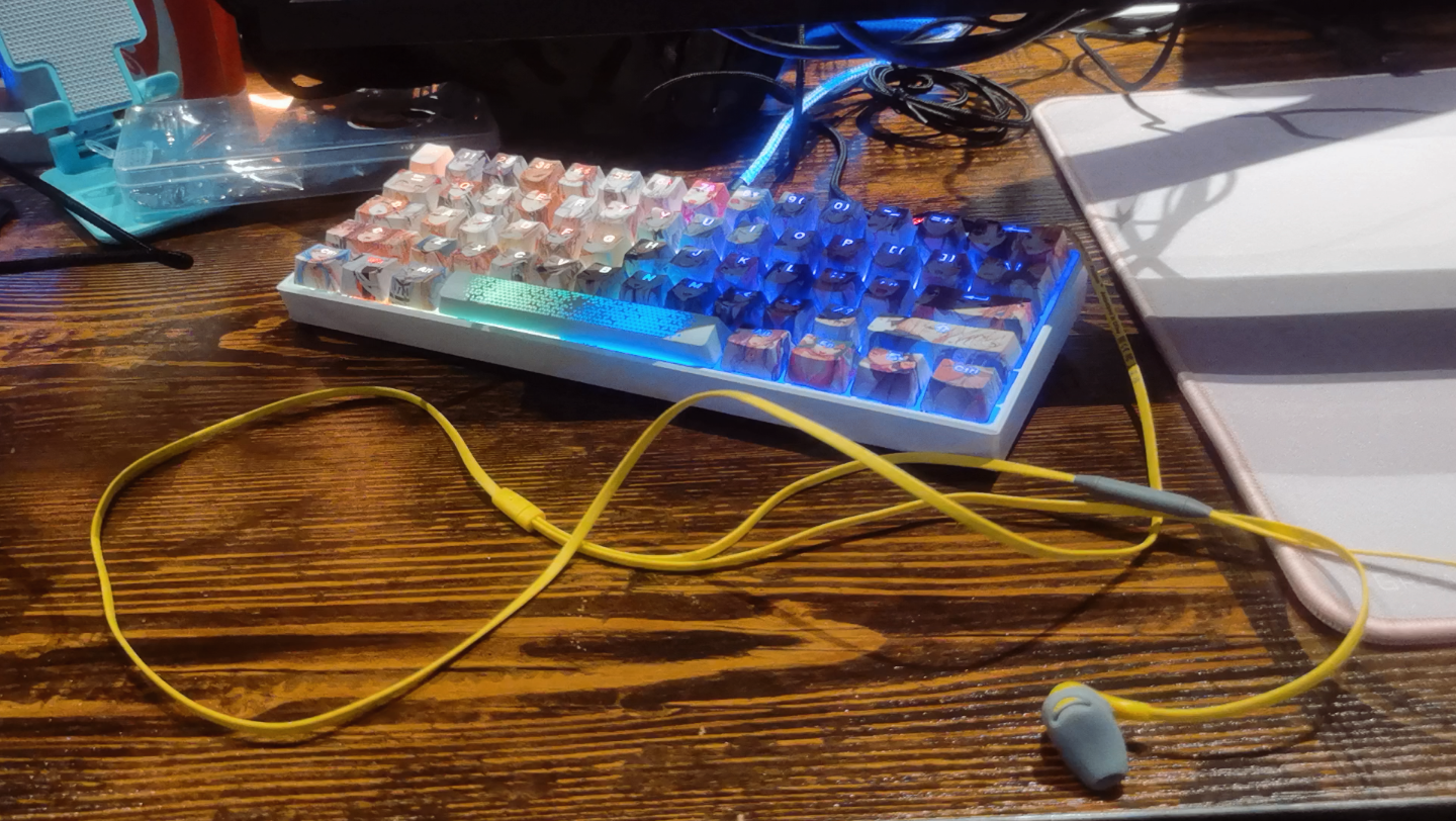 ...换来换去不是雷蛇蝰蛇的无线,就是海盗船的sabre 8k鼠标,现在也不想...