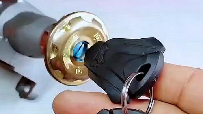 摩托车或电动车的钥匙丢了不要慌,老师傅教你一招轻松启动!