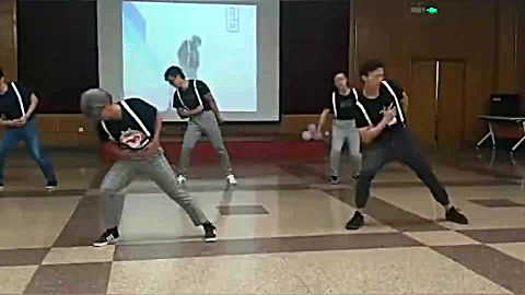 清华大学工物2019年毕业晚会《鸡你太美》舞蹈。