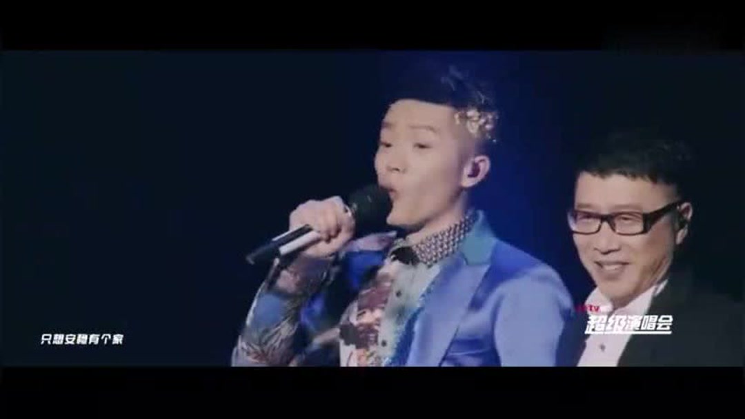 庞龙、曾毅 - 兄弟抱一下 - 2015凤凰传奇跨年演唱会