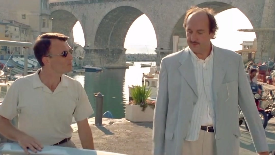 男子抓贼出现失误,自己的家也被烧毁了!