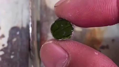 牛人竟然用玻璃酒瓶做了一枚戒指,看完过程我服了,成品好别致!
