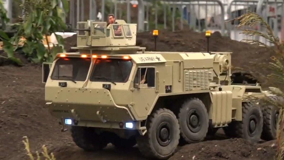 【RC遥控模型表演】各种军用卡车模型,和夜间枕戈待旦的消防总部