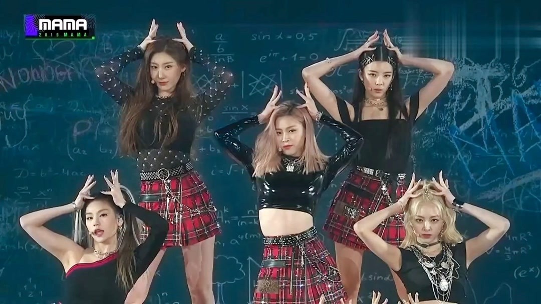 2019MAMA,今年新出道的组合ITZY,来看她们的精彩舞台吧