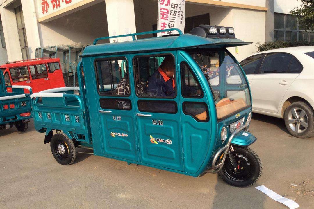 应该全面禁止电动三轮车和四轮车上路吗?你怎么看?