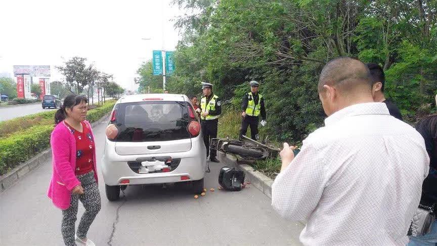 老年代步车能不能上路?如果上路走什么车道?看完就知道