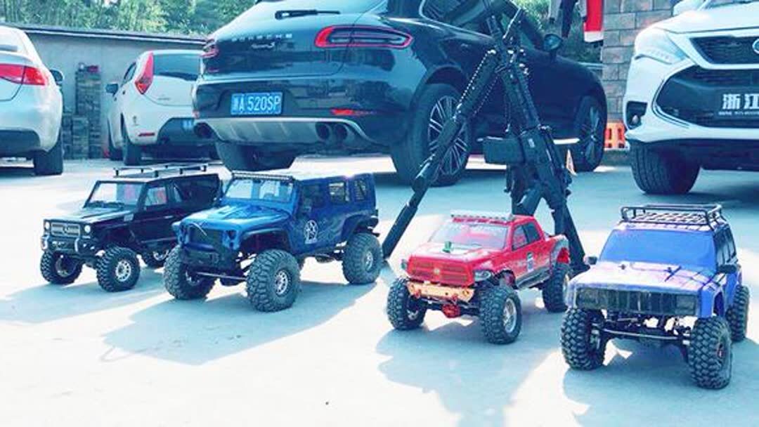 户外RC模型攀爬越野,1:8遥控车加速起飞了