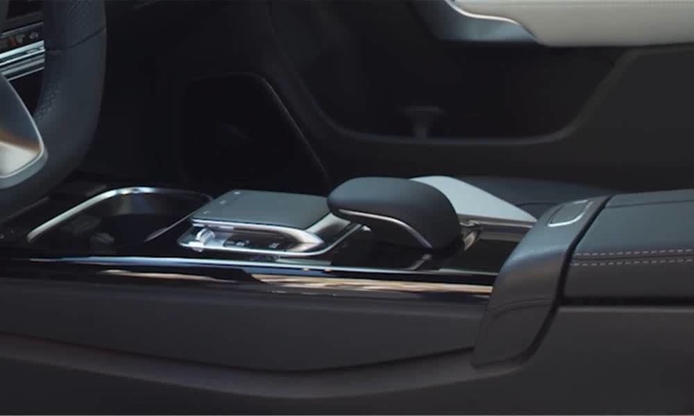 买不起CLS不要紧,奔驰全新轿跑,无框车门爆224马力,仅23万