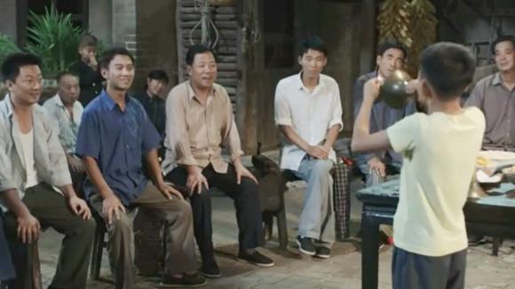 百鸟朝凤:天鸣在师兄们面前表演,鸟叫学的活灵活现,真棒!
