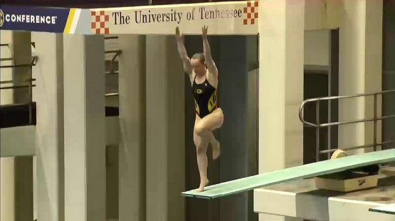 回顾:女子运动员高难度动作跳水,姿势很完美,落水却尴尬了!