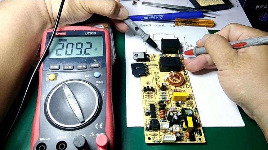 电磁炉功率不够,不加热,IGBT炸管,这个嘿嘿的器件要注意。