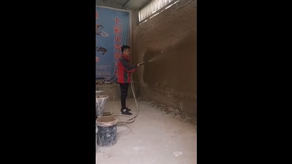 客户亲自来现场体验机器