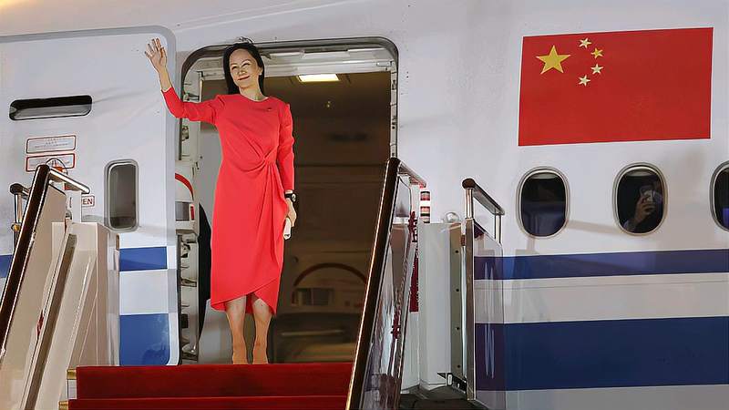 孟晚舟回国举国欢腾,那当初为何被捕?